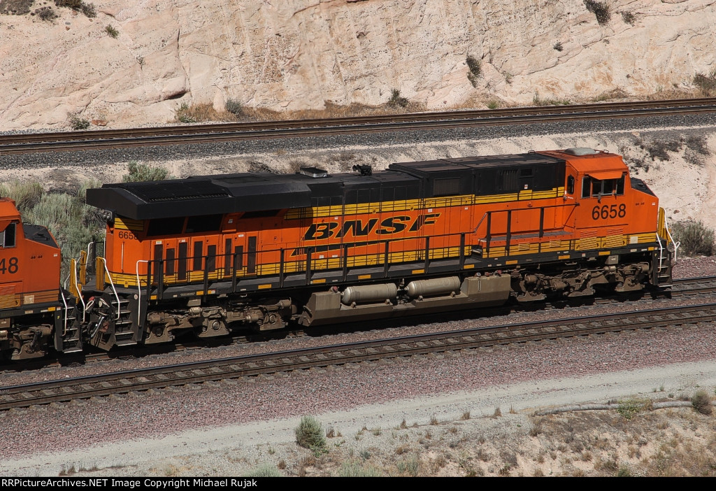 BNSF 6658